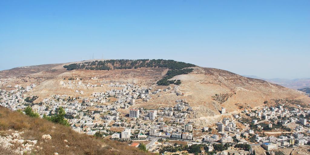 “Você está amaldiçoado por el yhw” - o que é o mt. Ebal placa? | O ...